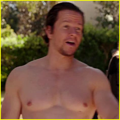 Mark Wahlberg Goes Shirtless In Daddys Home Trailer Mark Wahlberg Movies Shirtless