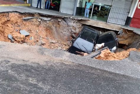 Vídeo Forte Chuva Abre Cratera E Engole Carros Em Manaus