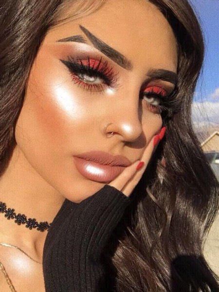 Eyebrow Slit Trend Is Back Again In 2020 Global Fashion Report
