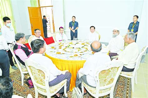 နိုင်ငံတော်စီမံအုပ်ချုပ်ရေးကောင်စီဥက္ကဋ္ဌ နိုင်ငံတော်ဝန်ကြီးချုပ် ဗိုလ်ချုပ်မှူးကြီး မင်းအောင်လ