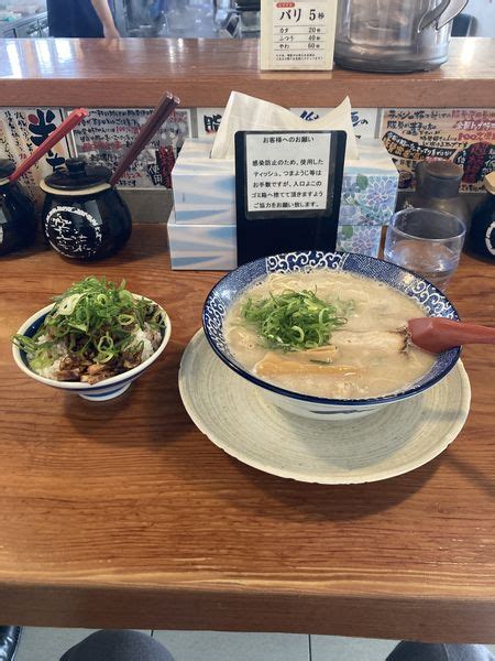 『豚骨ラーメン760円 ミニチャーシュー丼200円』博多ラーメン鶴亀堂 鶴ヶ島店のレビュー ラーメンデータベース