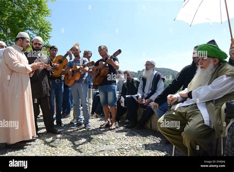 Shaykh Hisham Kabbani Prominent Lebanese American Sufi Muslim Listening