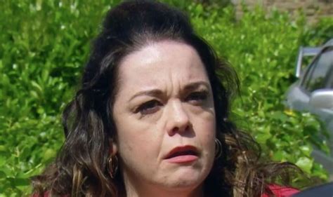 Emmerdales Mandy Dingle Heartbroken As Chas And Paddy Reunite Tv
