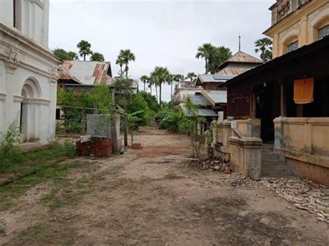 စစ်ကောင်စီ ဗုံးကြဲတာကို ရင်ဆိုင်နေရတဲ့ စစ်ကိုင်းတိုင်း Bbc News မြန်မာ