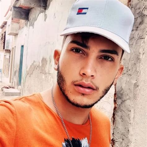 Entre Becos Ruas E Vielas