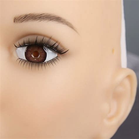 Masque réaliste en silicone un look féminin