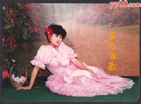 1987年老照相馆布景一位18岁姑娘的艺术照 价格 25元 se98353200 老照片 零售 7788收藏 收藏热线