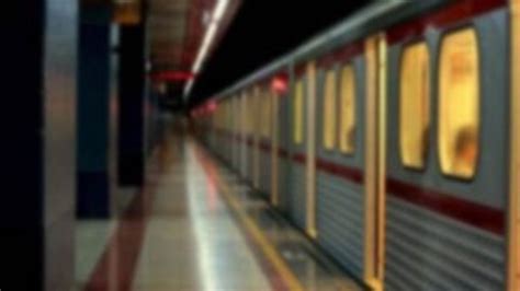 Metro istasyonunda korkunç intihar SacitAslan