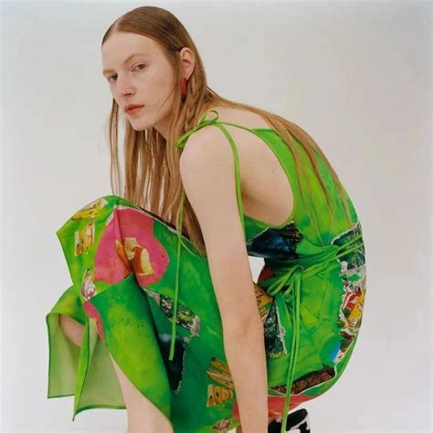 每天认识一个潮牌 瑞典设计品牌 Acne Studios 卫衣 趋势 带着