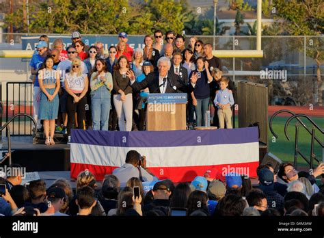 Actor Dick Van Dyke Introduces Presidential Candidate Bernie Sanders In