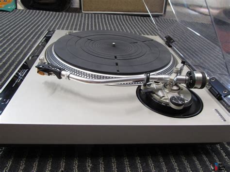 Beautiful Technics SL 1600 MK2 Turntable Automatic Owners Manual AT Cartridge Very Very Nice
