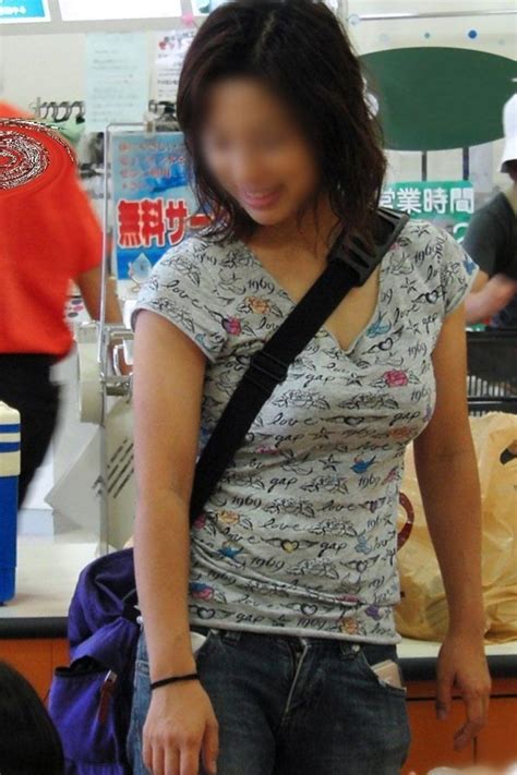 揺れよ！着衣胸の膨らみ