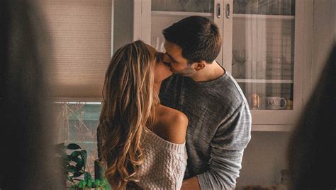 Date Night Ideas That Won T Break The Budget Hello Brazen