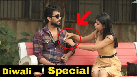 Diwali Par Ladki Ne Ye Kya Kiya Blind Man K Sath Dhoka Hua Yash