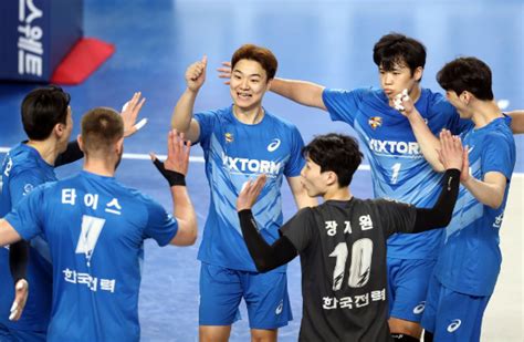 PO서 멈춘 한국전력 권영민 감독 선수들 1 에누리 쇼핑지식 뉴스