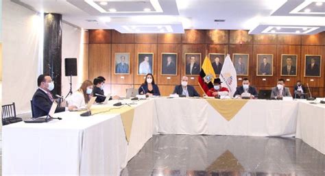 Comité de Ética sesiona para conocer denuncias contra Bella Jiménez