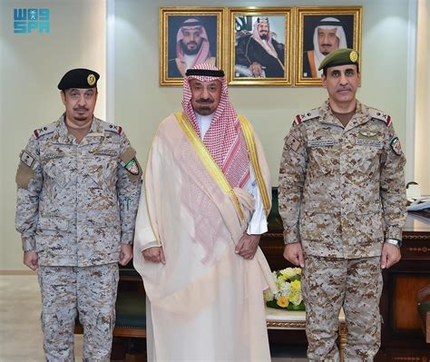 عام أمير نجران يكرم مساعد قائد المنطقة الجنوبية