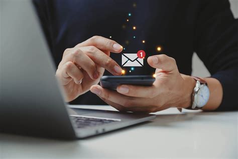 L UTILISATION DES OUTILS PROFESSIONNELS À DES FINS PERSONNELLES CFDT