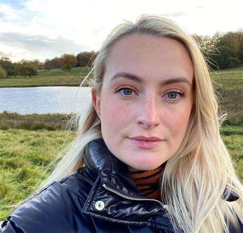 Amelia R Ameliadimoldenberg