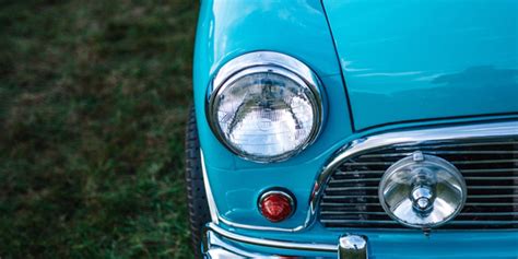 Comment rénover ses phares de voiture devenus opaque