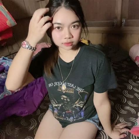 ปริญญาภรณ์ Por0212 • Threads Say More