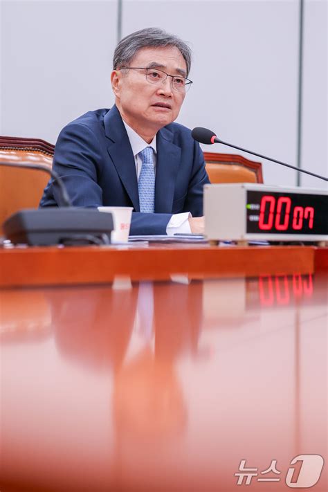 답변하는 조현 후보자 뉴스1