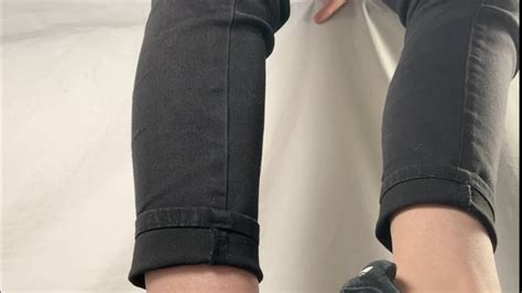 Un Shoejob Avec Des Baskets Adidas Campus Piétinement De Bite