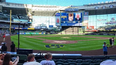 Diamond Field Front Of Sections 110 125 Milwaukee Brewers Vs