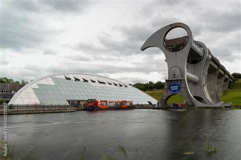 Falkirk Wheel A Rotating Boat Lift Connecting The Forth And Clyde