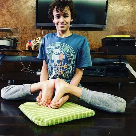 Взял руки в ноги Пикабу