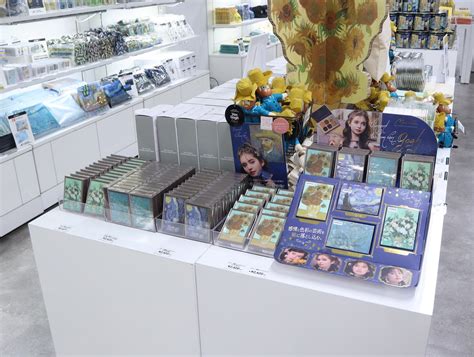ゴッホ・アライブ東京展で大人気の絵画アイシャドウパレットをゲットしよう！ Gamepress Ai ゲームプレス
