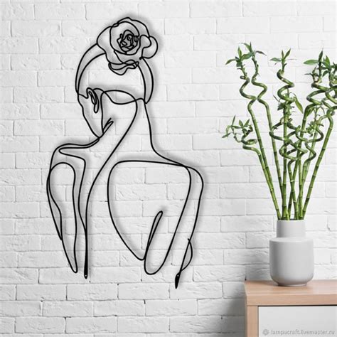 Настенный декор из металла Line Art Girl декор стены панно на стену в интернет магазине на