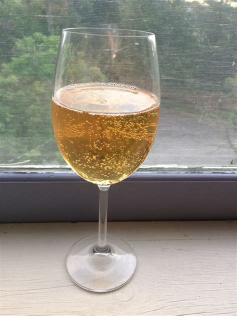 Along Came A Cider Pickcider Review Stem Cider S Pear Apple Cider