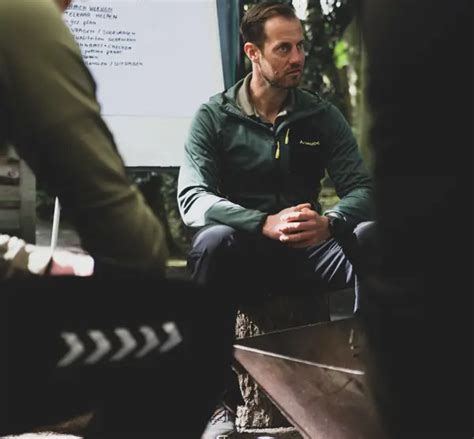 Triangular Group Leadership