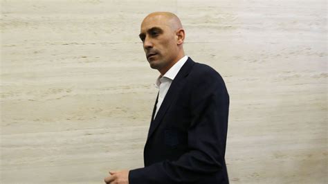 Официално ФИФА също удари по Луис Рубиалес