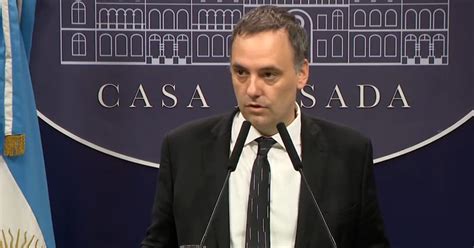 El Furcio De Manuel Adorni En Conferencia De Prensa Se Confundió El