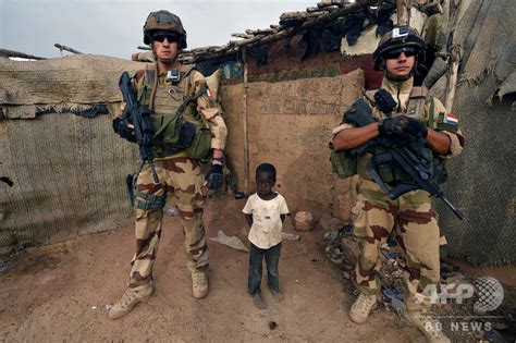仏軍、アルカイダ系武装勢力の指導者殺害 マリ 写真1枚 国際ニュース：afpbb News