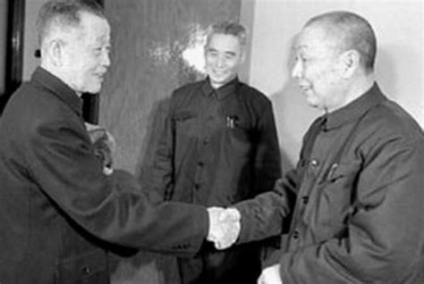 杜聿明被俘之前本可以逃跑，南京专机来接为何不走，原因令人敬佩