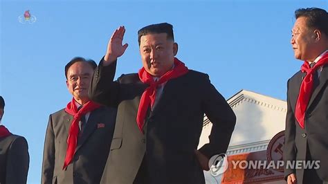 북한 김정은 만경대·강반석혁명학원 75주년 행사 참석 연합뉴스