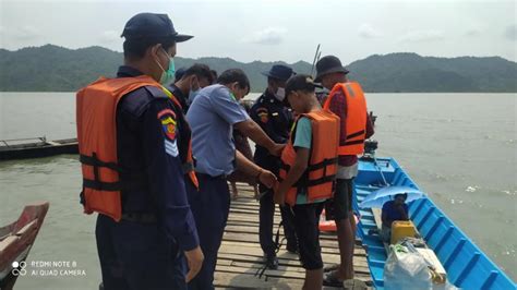 မြေပုံမြို့၌ ရေကြောင်းခရီးသွားပြည်သူများ ရေဘေးအန္တရာယ်ကာကွယ်ရေးအတွက