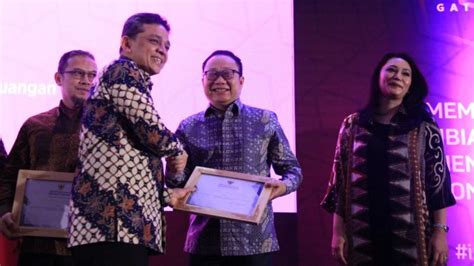 Bareksa Raih Penghargaan Kemenkeu Sebagai Midis SBN Kategori Npn Bank