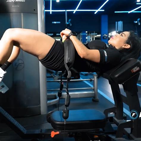 Hip Thrust En Máquina Focus Centro De Entrenamiento