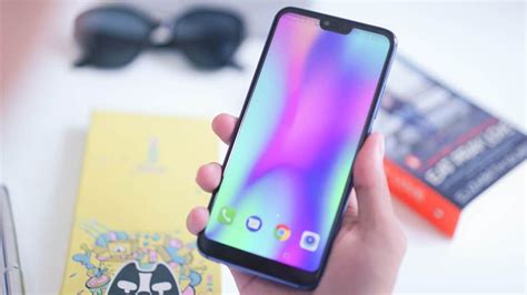 Honor Hands On Definite Stunners GadgetMatch