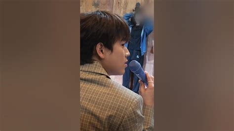 이무진 미니앨범 만화 滿花 음감회 사진촬영 저도 신경써 주세요 🤣 진짜 너무 좋은 노래들로 준비한 이무진 만화滿花