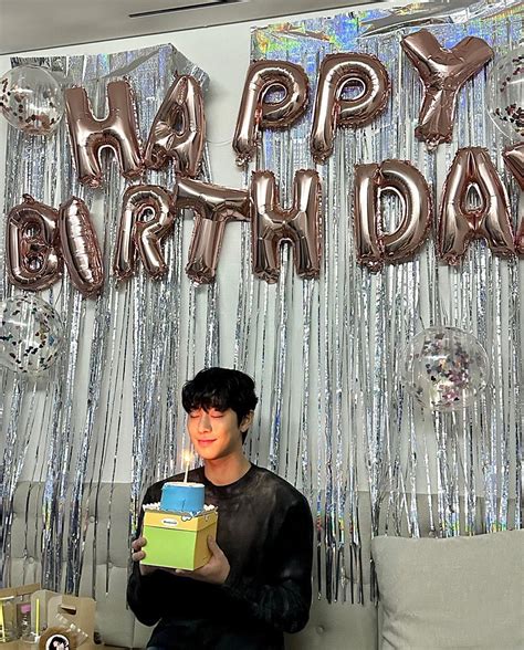 Aboutp On Twitter 힝 왜케 마음이 애리지ㅜㅜ흙먼지 잔뜩 뒤집어쓰고 아침부터 지금까지 계속 촬영중인거같은데 그와중에도 팬들한테 사진 올리고 저렇게 웃고 있고