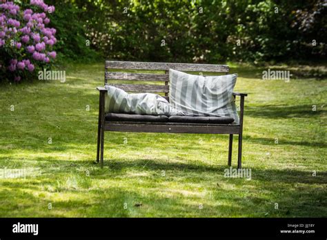 Backward Design Hi Res Stock Photography And Images Alamy