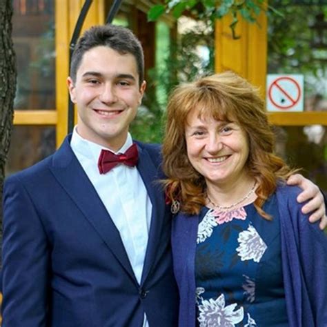 Бизнес дамата Антоанета Пеева Полицаи пребиха без нищо сина ми