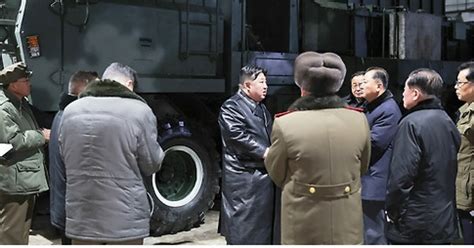 북한 주요군수공장 시찰 나선 김정은…전쟁준비태세 완비 강조