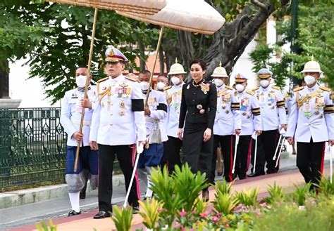 ในหลวง พระราชินี พระราชทานน้ำหลวงสรงศพ มจมงคลเฉลิม ยุคล ณ วัด