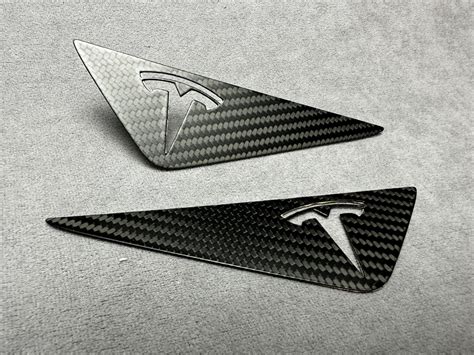 Tesla Model S အတွက် ကာဗွန်ဖိုက်ဘာအလှည့်အချက်ပြအဖုံးများ